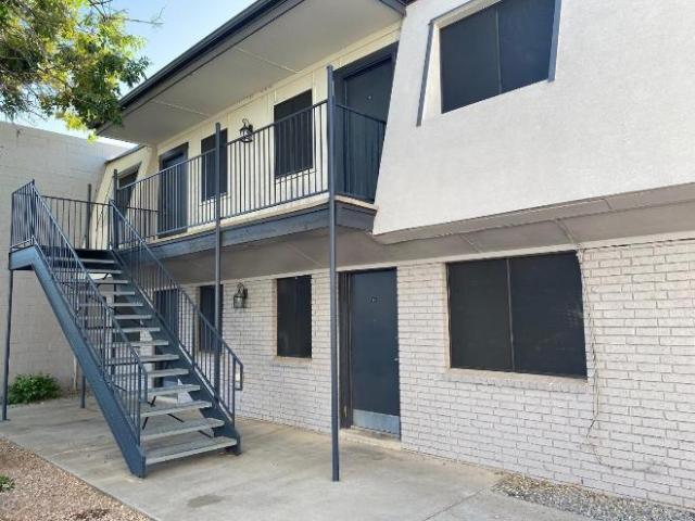1 Br, 1 bath, Apartment 2800 Lexington Pl NE