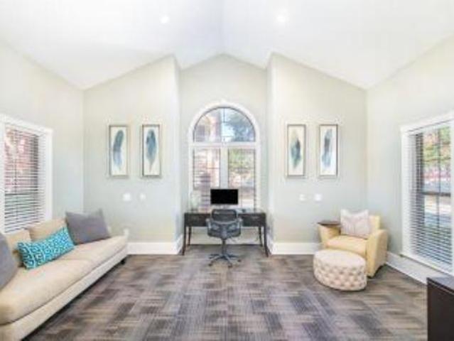 1 Br, 1 bath, Apartment 2801 Airport Freeway
