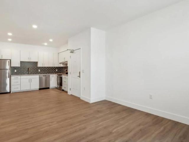 1 Br, 1 bath, Apartment 2801 N Hayden Pkwy