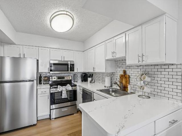 1 Br, 1 bath, Apartment 2801 Park Center Dr