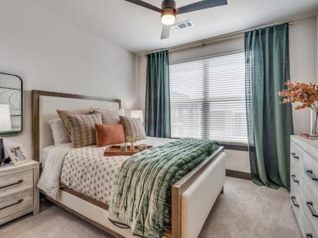 1 Br, 1 bath, Apartment 2811 S Cooper Street