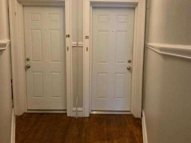 1 Br, 1 bath, Apartment 2816 Monument Ave