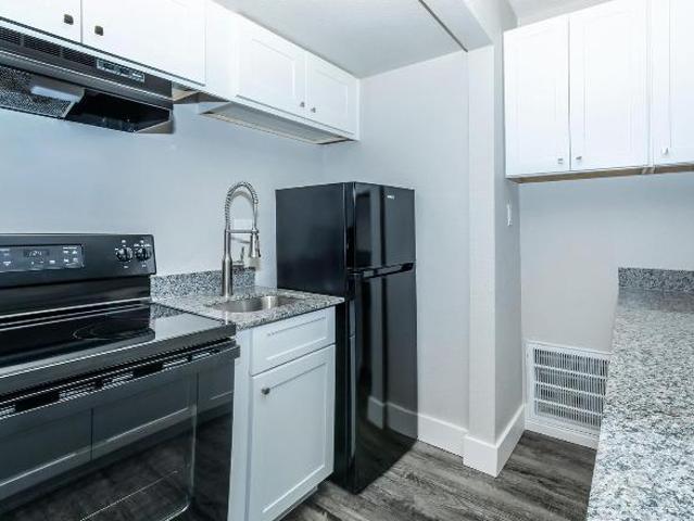1 Br, 1 bath, Apartment 2818 Airport Road
