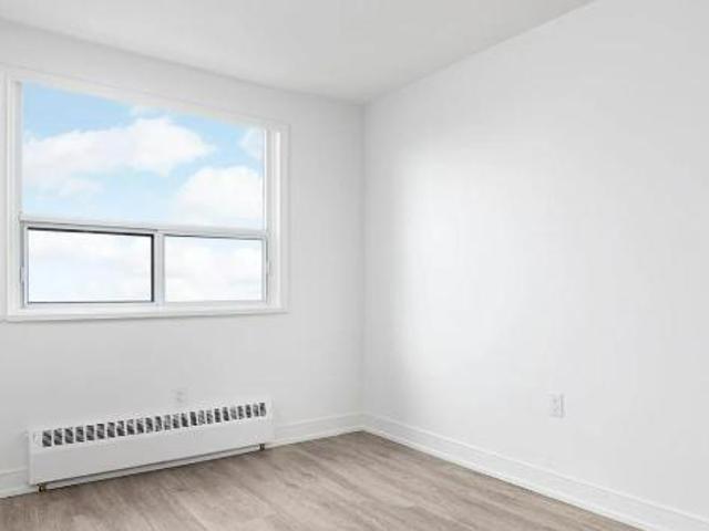 1 Br, 1 bath, Apartment 28 Helene Street North