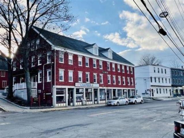 1 Br, 1 bath, Apartment 28 Water St