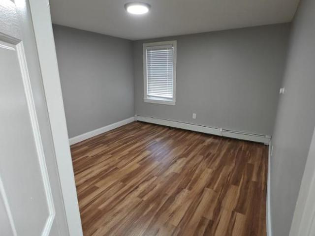 1 Br, 1 bath, Apartment 28 Vine St