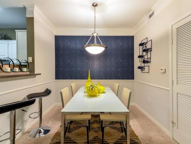 1 Br, 1 bath, Apartment 2951 Satellite Blvd