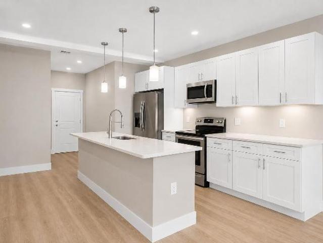 1 Br, 1 bath, Apartment 298 Main Street