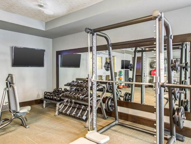 1 Br, 1 bath, Apartment 2990 Blackburn Street