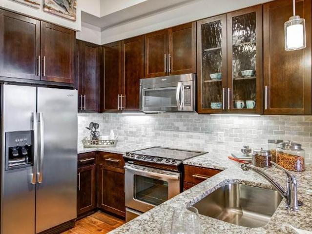 1 Br, 1 bath, Apartment 2990 Blackburn Street