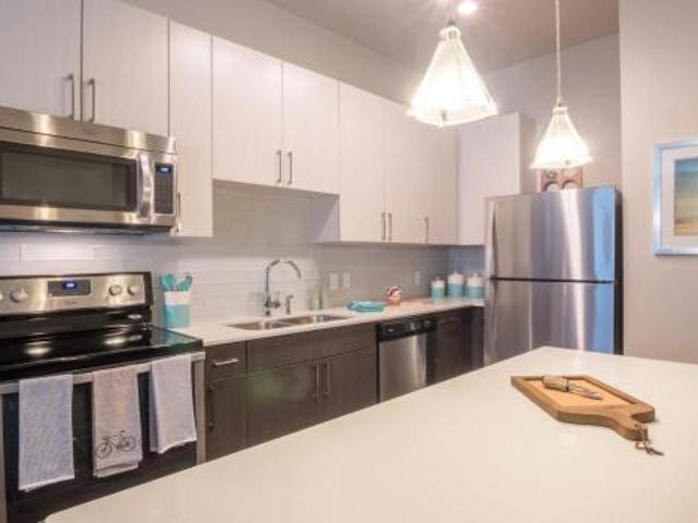 1 Br, 1 bath, Apartment 299 N Highland Ave NE