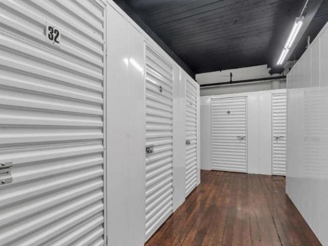 1 Br, 1 bath, Apartment 299 Carpenter Street