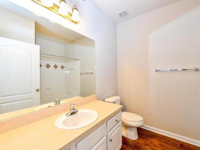 1 Br, 1 bath, Apartment 2900 Pharr Court South NW