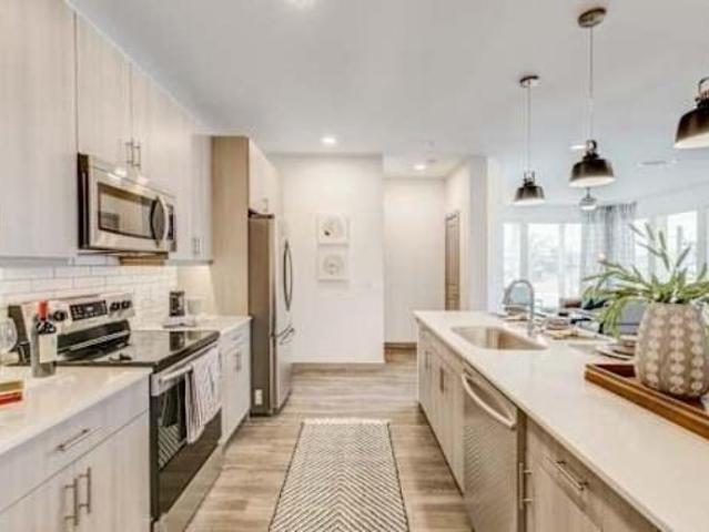 1 Br, 1 bath, Apartment 2900 Race St