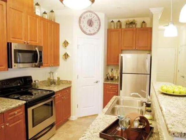 1 Br, 1 bath, Apartment 2901 Bertland Ave
