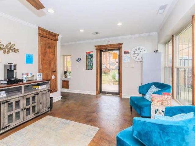 1 Br, 1 bath, Apartment 2908 Glenhaven Dr