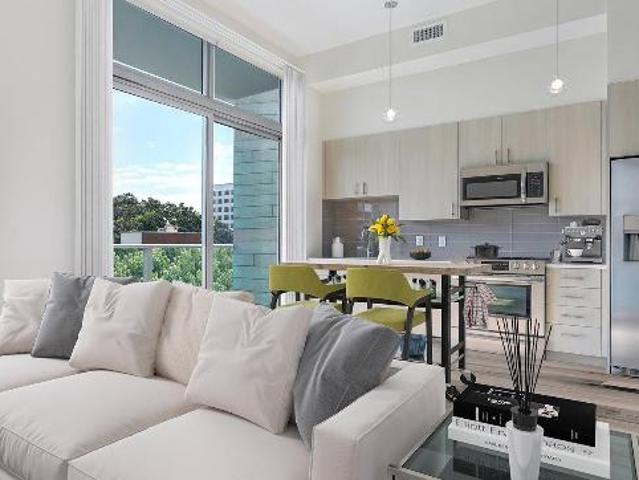 1 Br, 1 bath, Apartment 290 N Olive Ave