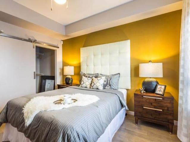 1 Br, 1 bath, Apartment 290 E Roosevelt St