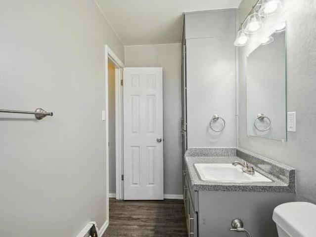 1 Br, 1 bath, Apartment 2910 E Bijou St