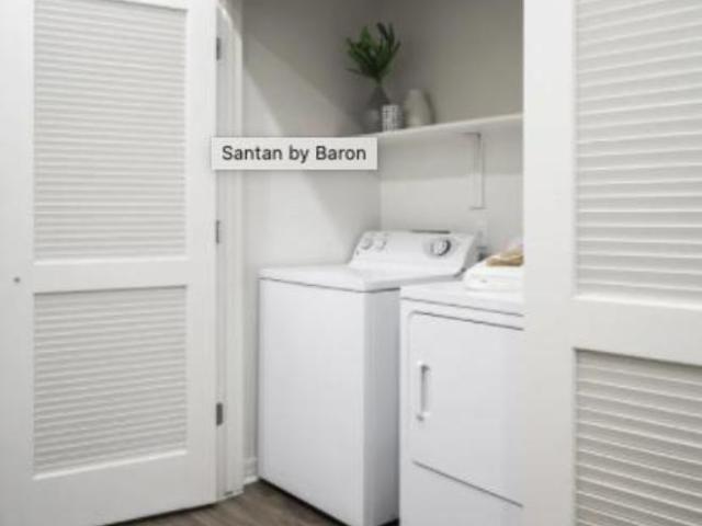 1 Br, 1 bath, Apartment 2910 S Greenfield Rd