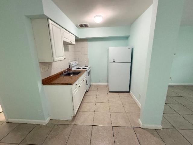 1 Br, 1 bath, Apartment 2918 Jackson Street