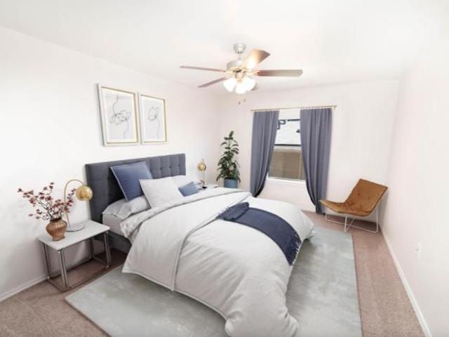 1 Br, 1 bath, Apartment 2925 W Normandale St