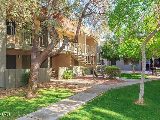 1 Br, 1 bath, Apartment 3040 E Shea Boulevard