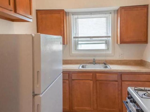 1 Br, 1 bath, Apartment 3045 Ilger Ave