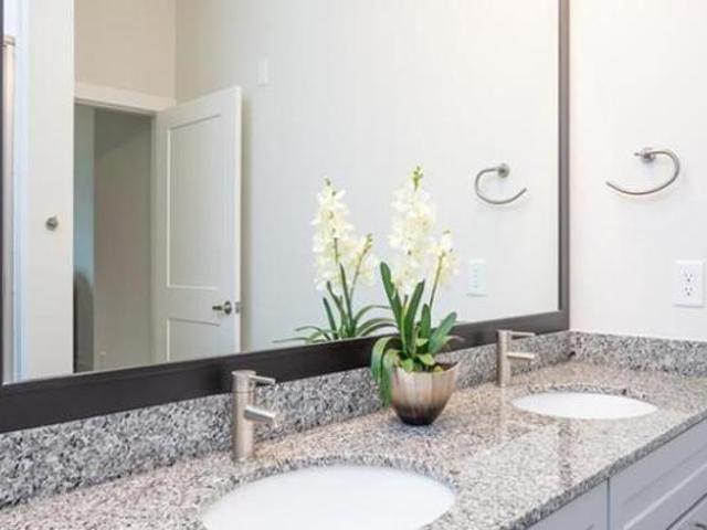 1 Br, 1 bath, Apartment 305 Oberlin Rd