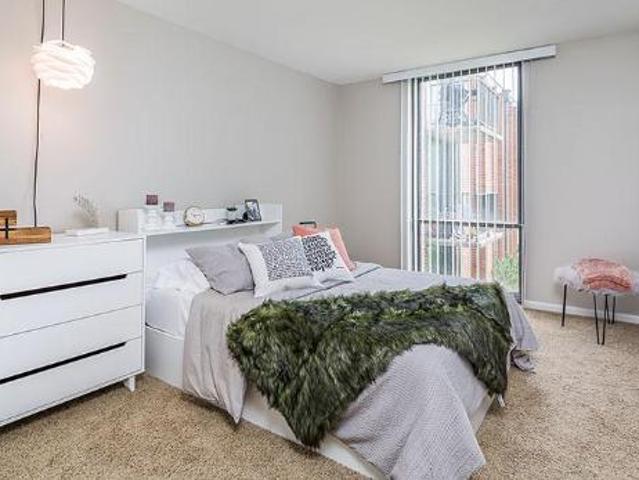 1 Br, 1 bath, Apartment 305 Cambria Dr