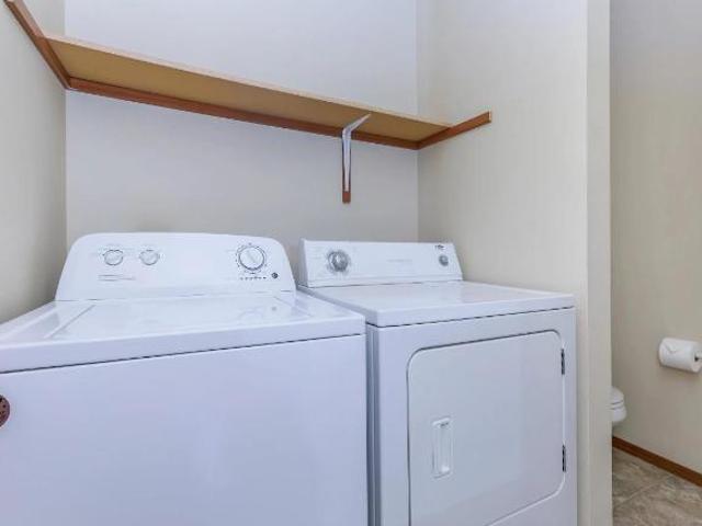 1 Br, 1 bath, Apartment 305 Sabra Ln NE