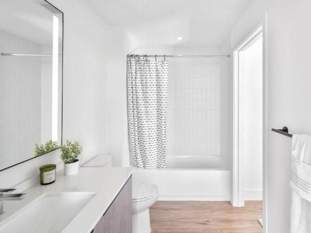 1 Br, 1 bath, Apartment 3060 SW 37th Ave