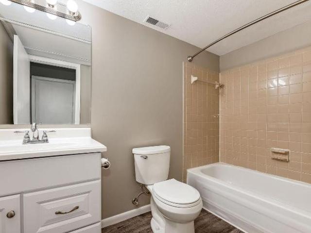 1 Br, 1 bath, Apartment 3065 Tremainesville Rd