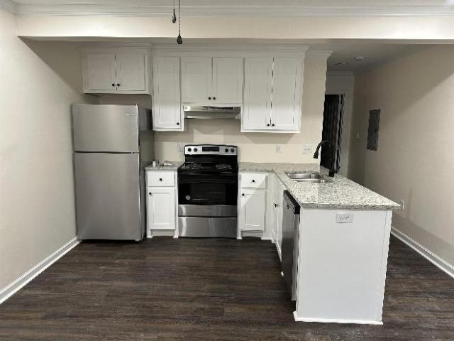 1 Br, 1 bath, Apartment 306 East Moore Street