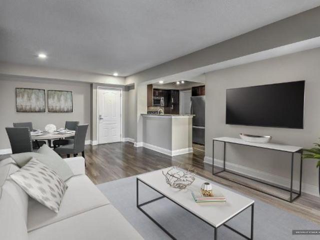 1 Br, 1 bath, Apartment 309 East Morehead Street