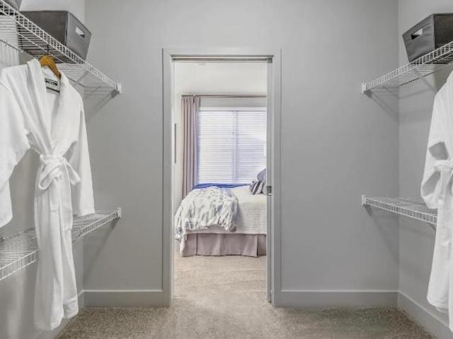 1 Br, 1 bath, Apartment 3000 Dominion Ridge Cir