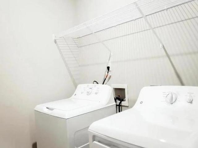 1 Br, 1 bath, Apartment 3000 Orchid St