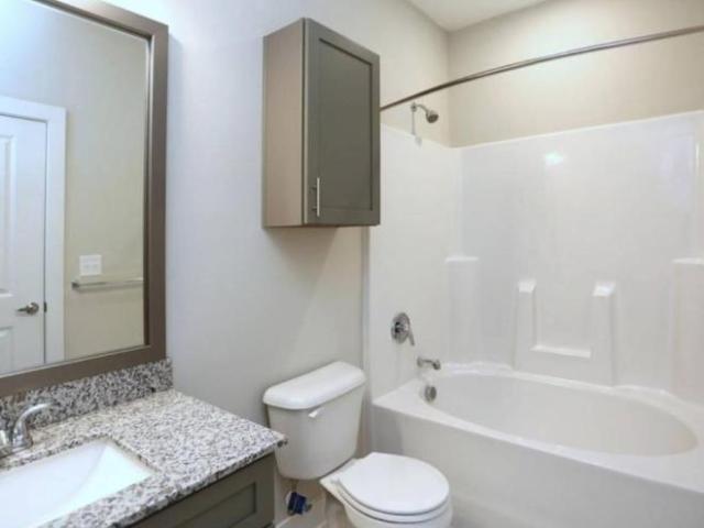1 Br, 1 bath, Apartment 3001 Bermuda Bay Ln