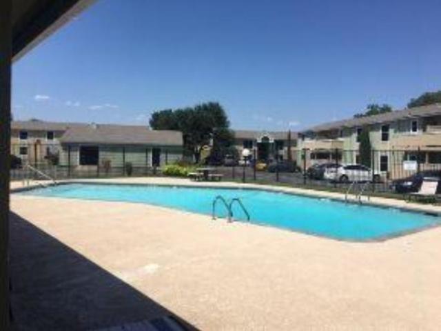 1 Br, 1 bath, Apartment 3001 S Carrier Parkway