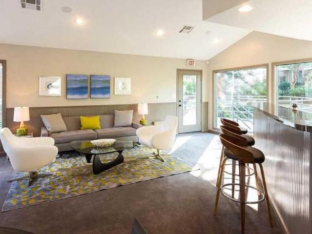 1 Br, 1 bath, Apartment 300 Cityline Ave NE