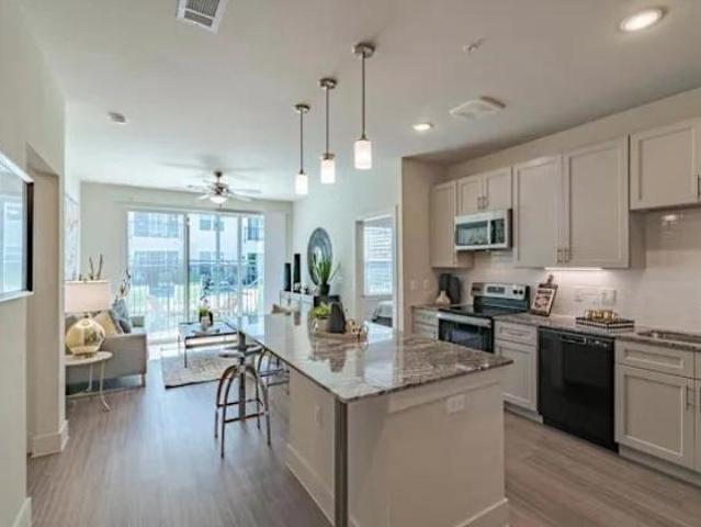 1 Br, 1 bath, Apartment 300 Lakefront Dr