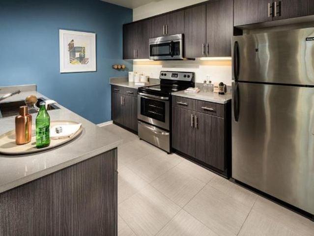 1 Br, 1 bath, Apartment 300 S Santa Fe Ave