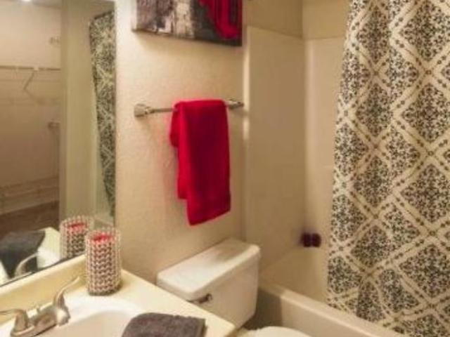 1 Br, 1 bath, Apartment 3016 SW 89th St