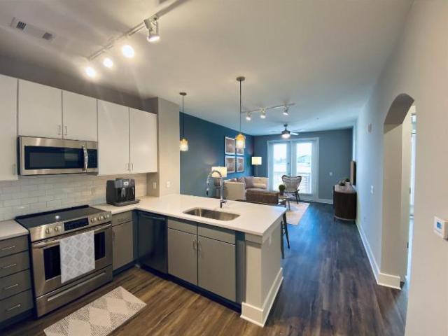 1 Br, 1 bath, Apartment 301 Newbrook Dr