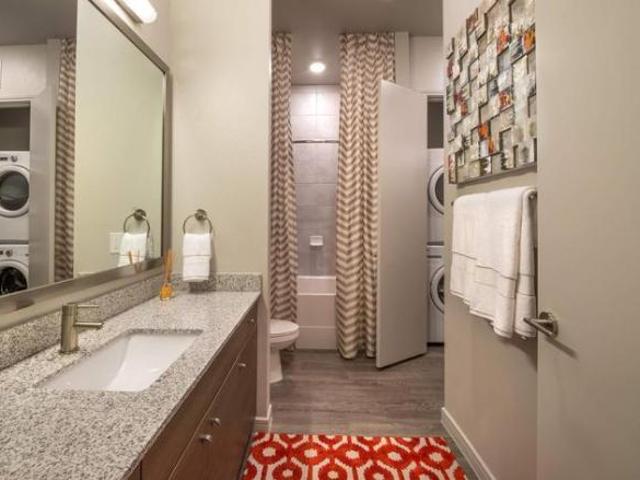1 Br, 1 bath, Apartment 3030 Elizabeth St