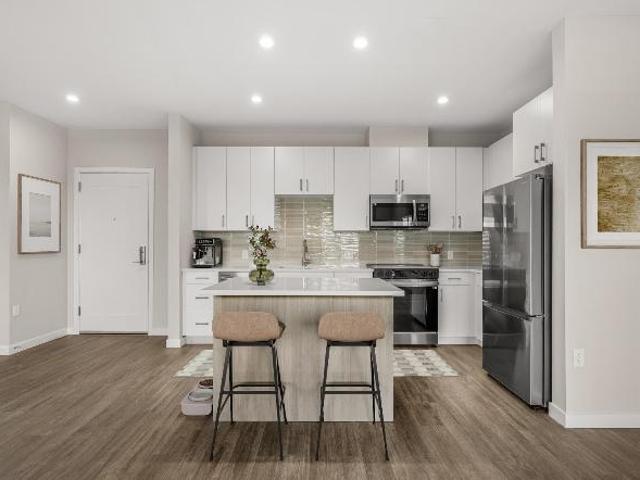 1 Br, 1 bath, Apartment 303 Lincoln St