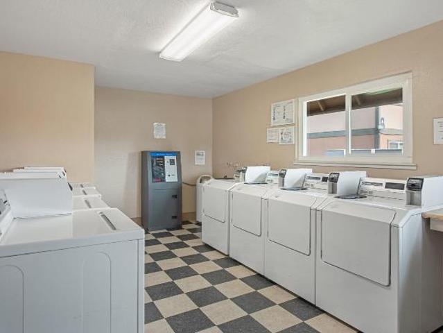 1 Br, 1 bath, Apartment 303 Wayside Dr