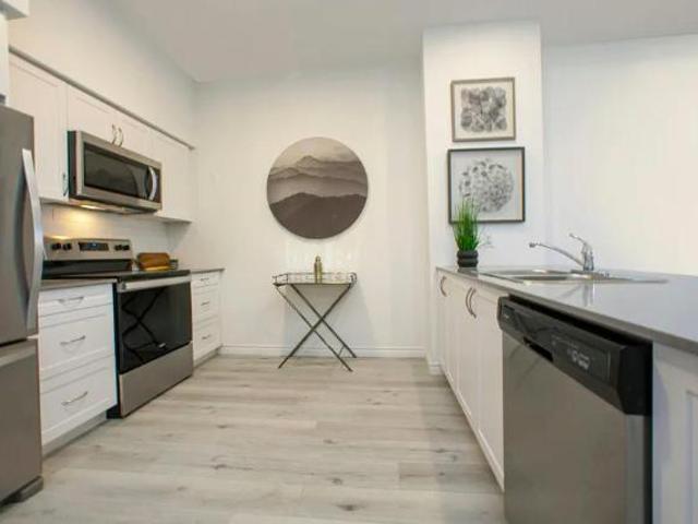 1 Br, 1 bath, Apartment 30 Hanmer St W