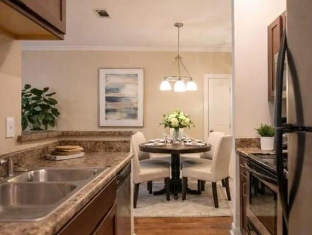 1 Br, 1 bath, Apartment 3150 Skinner Mill Rd