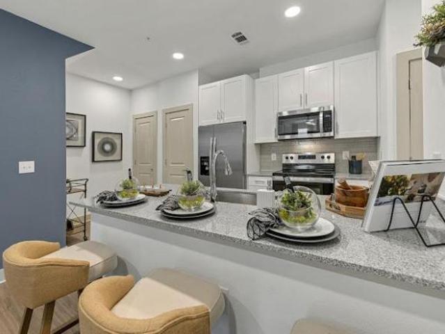 1 Br, 1 bath, Apartment 3100 N Joplin Rd